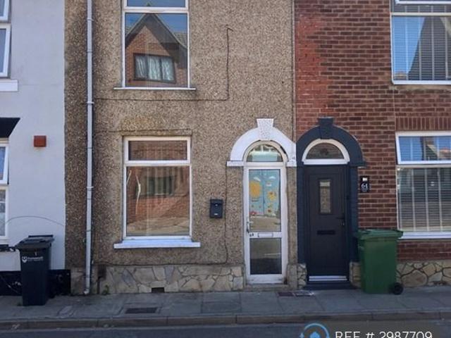 Langley Road, Portsmouth, PO2 3 bed terraced house to rent £1,375 pcm £317 pw