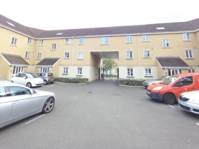 Langley, Slough SL3, Room to rent, £800 pcm | PrimeLocation