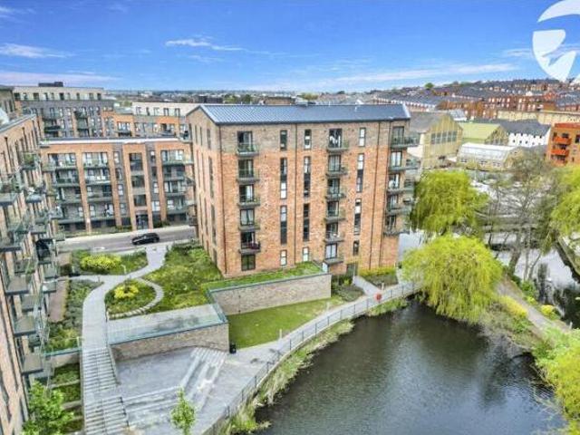 Langley Square, William Mundy Way, Dartford, 2 Bedroom Flat