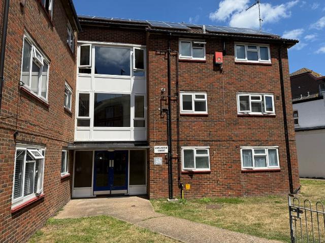 Langney Road, Eastbourne BN22, 1 bed flat to rent, £950 pcm | PrimeLocation