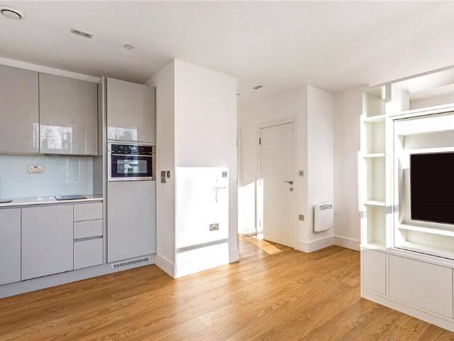 Langwood House, 63 81 High Street. Studio to rent £1,150 pcm £265 pw