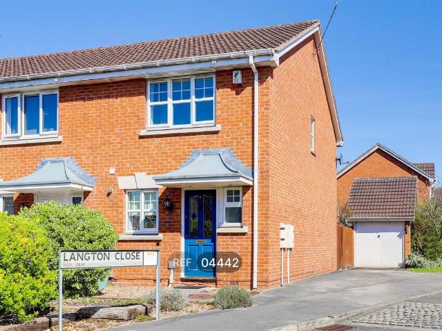 Langton Close, Colwick, Nottingham NG4, 2 bed terraced house to rent, £925 pcm | PrimeLocation