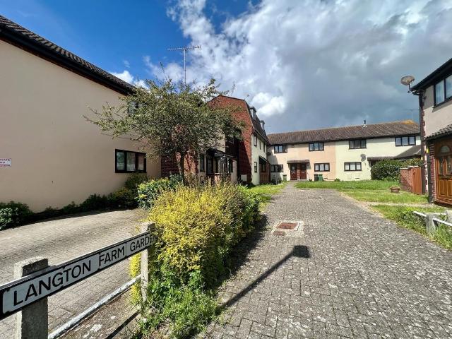 Langton Farm Gardens, Portsmouth PO1, 2 bed terraced house to rent, £1,350 pcm | PrimeLocation