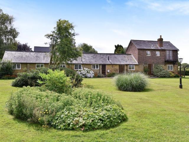 Langton Road Langton Green TN3 4 bed mill to rent £2,950 pcm £681 pw