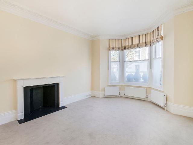 Langton Street, Chelsea SW10, 2 bed flat to rent, £3,500 pcm | PrimeLocation