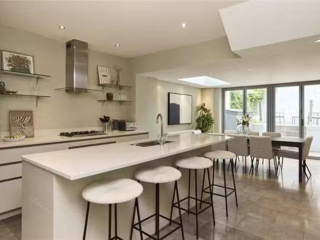 Langton Street, London, SW10 0JL