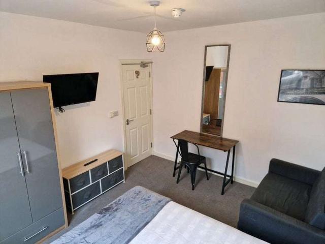 Langton Street Room 2