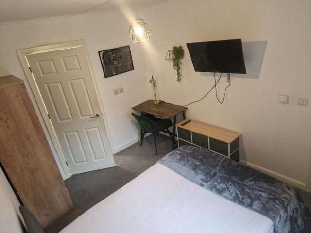 Langton Street Room 5