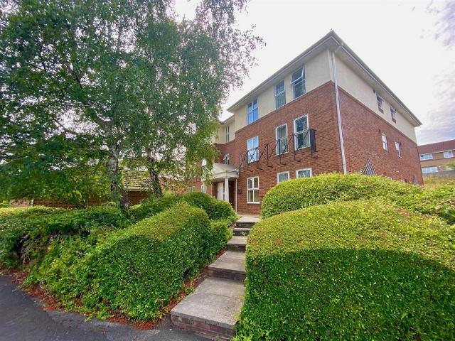 Langton Way, St. Annes Park, Bristol 1 bed apartment to rent £1,050 pcm £242 pw