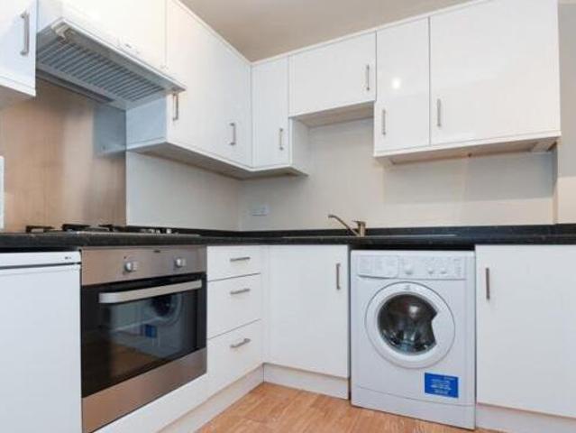 Lanier Road, Hither Green, 2 Bedroom Flat
