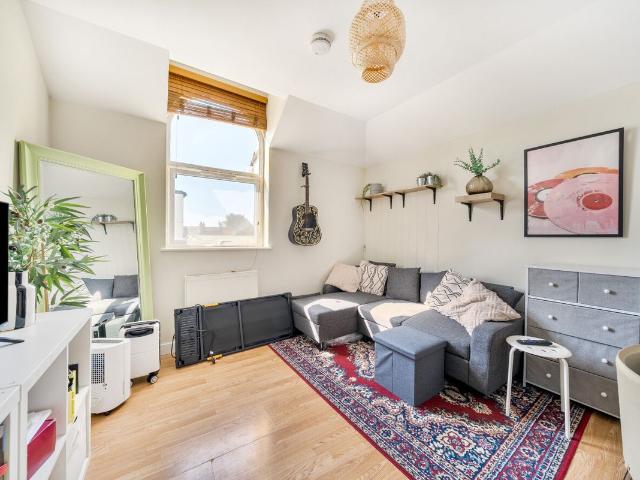 Lanier Road, Hither Green, London SE13, 2 bed flat to rent, £1,650 pcm | PrimeLocation