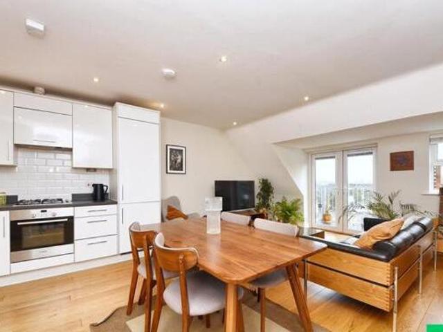 Lankaster Gardens, London, 2 Bedroom Apartment