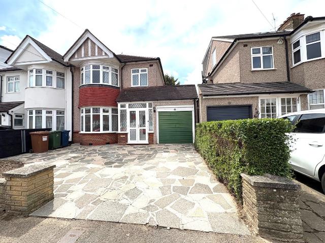 Lankers Drive, Harrow HA2, 3 bed barn conversion to rent, £2,600 pcm | PrimeLocation