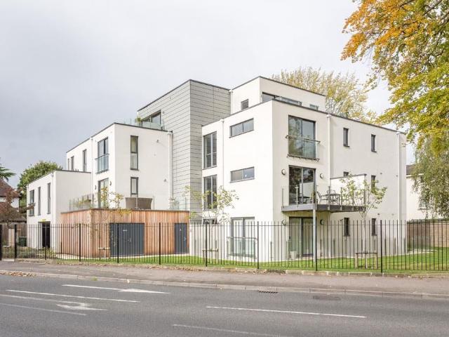 Lansdown, Cheltenham GL51, 3 bed flat to rent, £2,600 pcm | PrimeLocation