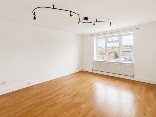 Lansdown Close, Walton on Thames, Surrey, KT12