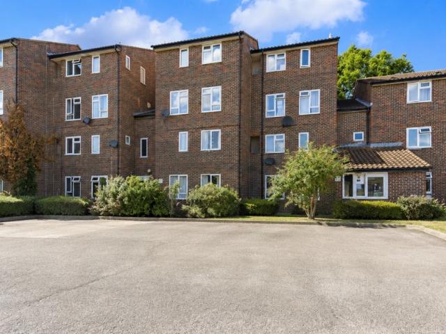 Lansdown Close, Walton on Thames 2 bedrooms Property for lettings Seymours