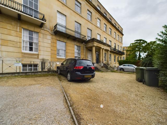 Lansdown Crescent, Cheltenham, GL50, 2 bedroom, Flat