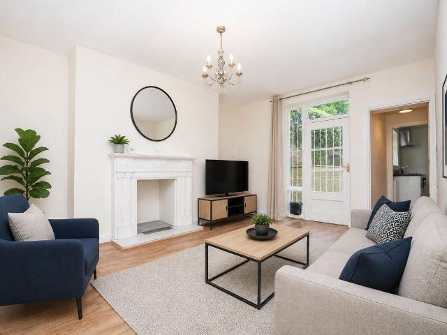 Lansdown Crescent, Cheltenham, Gloucestershire GL50, 2 bed flat to rent, £1,300 pcm | PrimeLocation