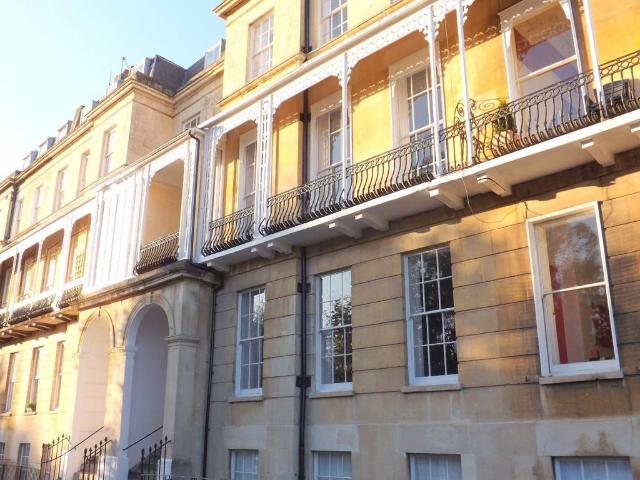 Lansdown Place, Cheltenham, GL50 2 bed apartment to rent £1,450 pcm £335 pw