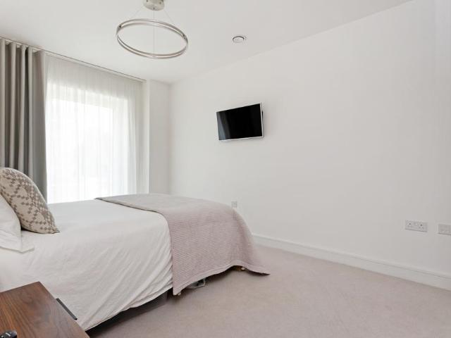 Lansdown Road Cheltenham GL51 1 bed flat to rent £1,495 pcm £345 pw