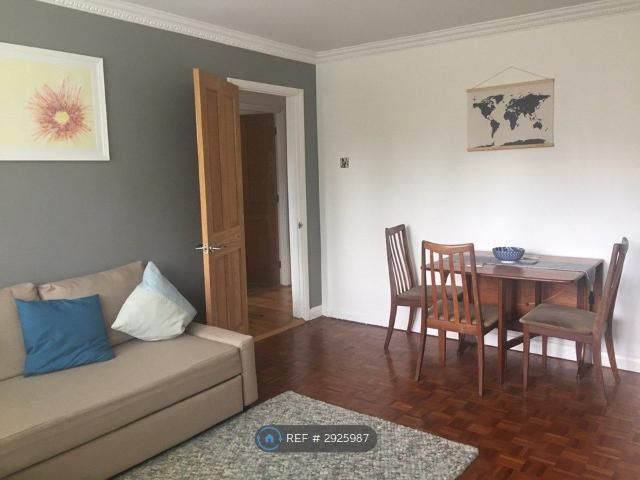 Lansdowne Close, Twickenham TW1, 2 bed maisonette to rent, £1,900 pcm | PrimeLocation