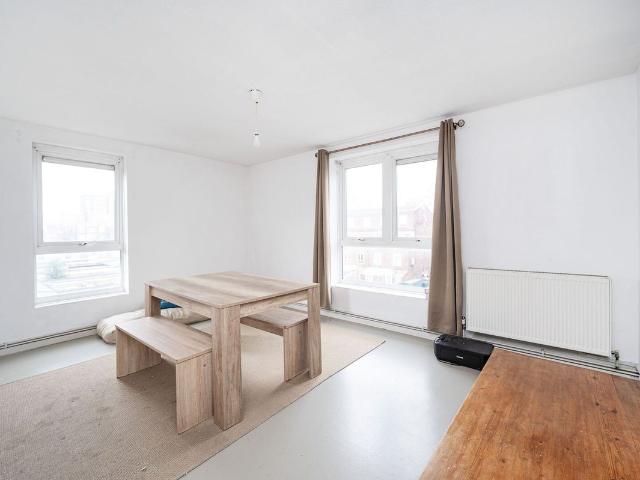 Lansdowne Drive, London Fields, London E8, 1 bed flat to rent, £2,000 pcm | PrimeLocation