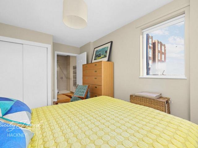 Lansdowne Drive, LONDON 2 bed apartment to rent £2,500 pcm £577 pw