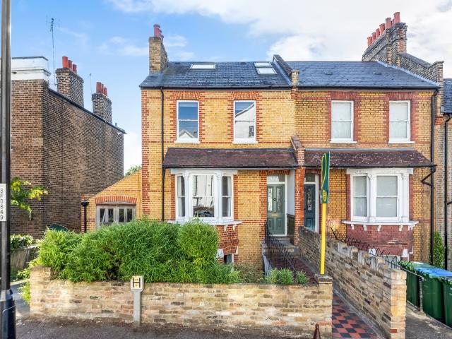 Lansdowne Lane, Charlton SE7, 5 bed detached house to rent, £3,700 pcm | PrimeLocation