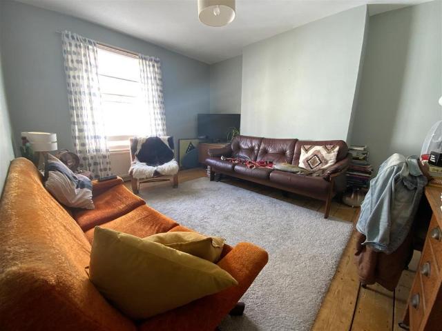 Lansdowne Street, Hove 1 bed flat to rent £1,325 pcm £306 pw