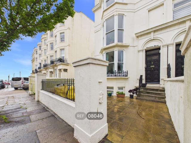 Lansdowne Place, Hove BN3, 1 bed flat to rent, £950 pcm | PrimeLocation