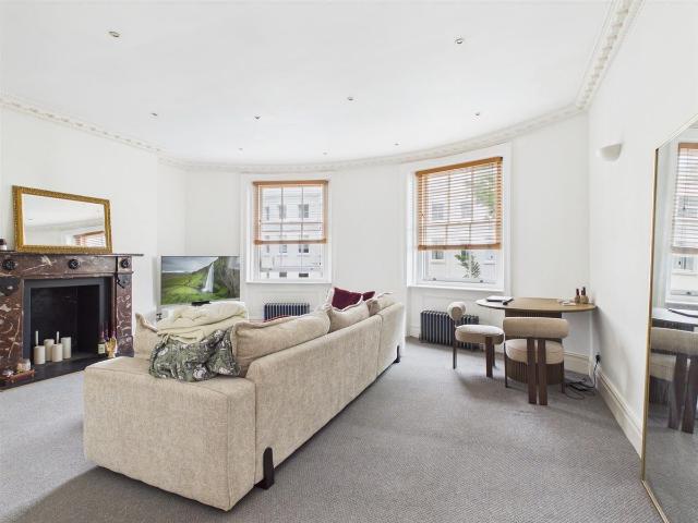 Lansdowne Place, Hove BN3, 2 bed flat to rent, £1,750 pcm | PrimeLocation