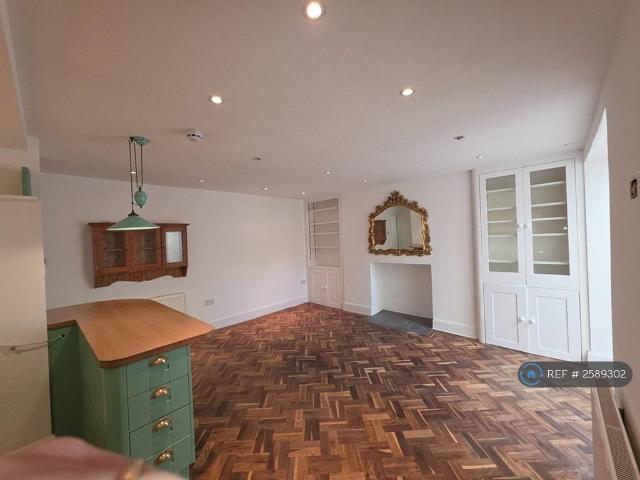 Lansdowne Place, Hove, BN3 2 bed flat to rent £1,950 pcm £450 pw