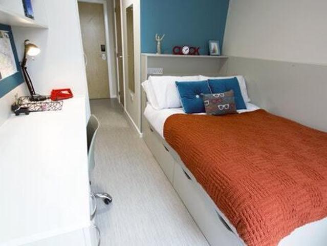 Lansdowne Plaza, Bournemouth BH1 Studio to rent £1,023 pcm £236 pw