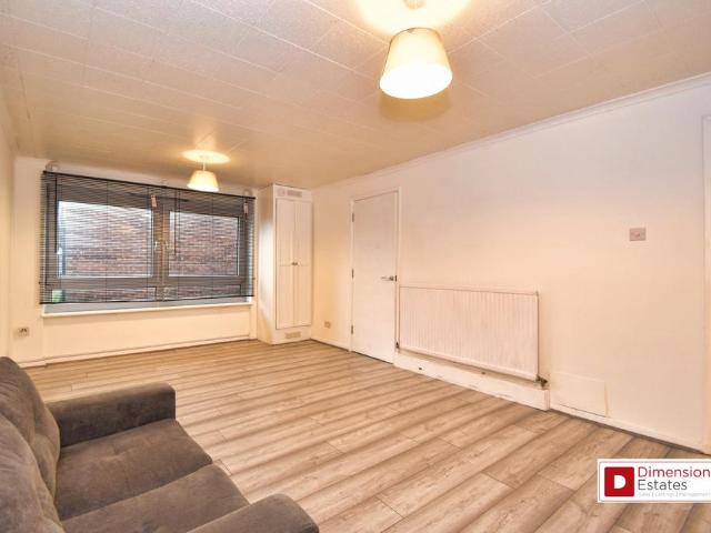 Lansdowne Road, Tottenham, North. 2 bed flat to rent £1,800 pcm £415 pw