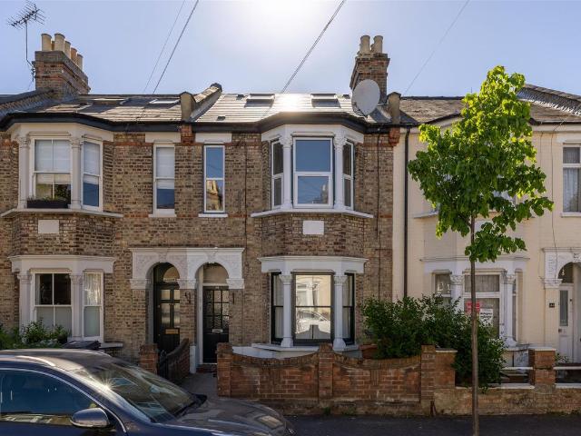 Lansdowne Road, Walthamstow E17, 3 bed flat to rent, £2,250 pcm | PrimeLocation