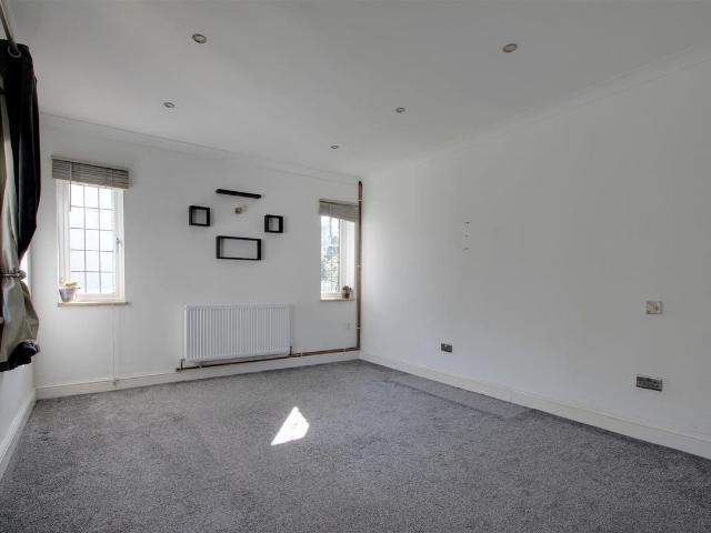 Lansdowne Road, Worthing BN11, Property to rent, £1,725 pcm | PrimeLocation