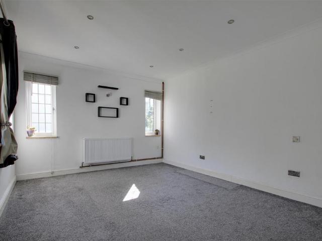 Lansdowne Road, Worthing BN11 3 bed house to rent £1,725 pcm £398 pw
