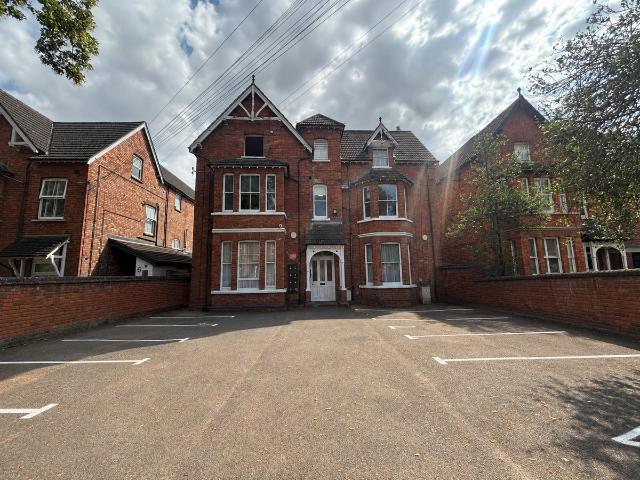 Lansdowne Road, Bedford MK40, 1 bed flat to rent, £890 pcm | PrimeLocation