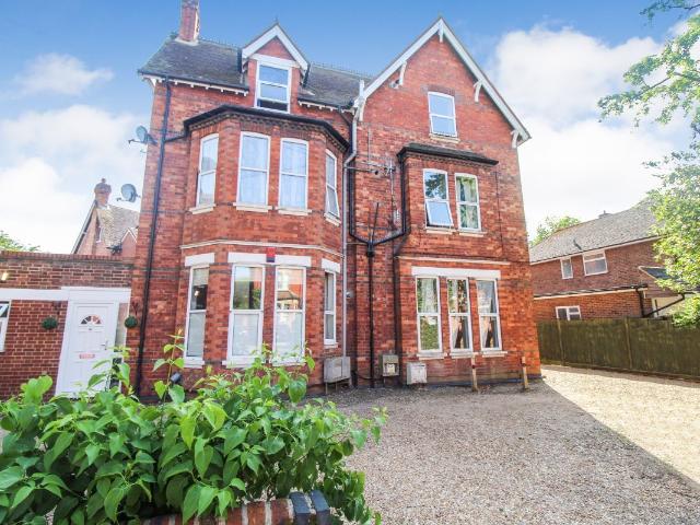 Lansdowne Road, Bedford MK40, 1 bed flat to rent, £925 pcm | PrimeLocation