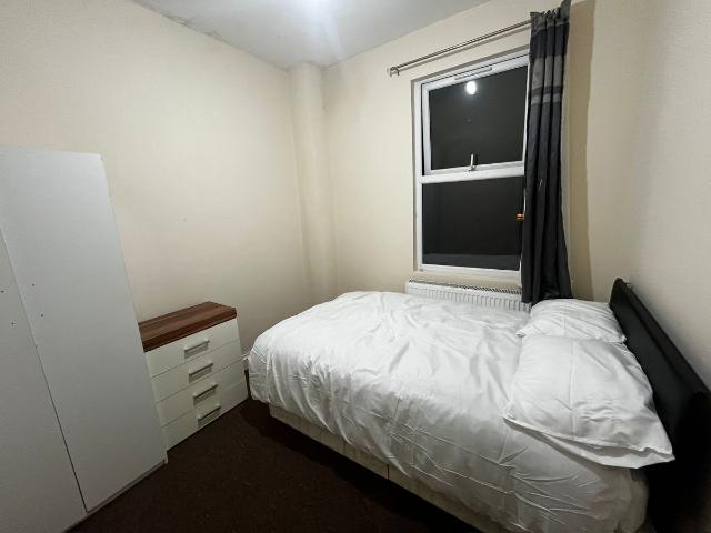 Lansdowne Road, Ilford IG3, Room to rent, £650 pcm | PrimeLocation