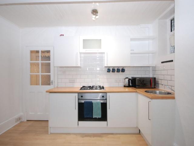 Lansdowne Way, Stockwell SW8, 1 bed property to rent, £1,750 pcm | PrimeLocation