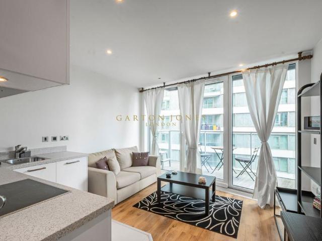 Lanson Building, 348 Queenstown Road. 1 bed apartment to rent £2,383 pcm £550 pw