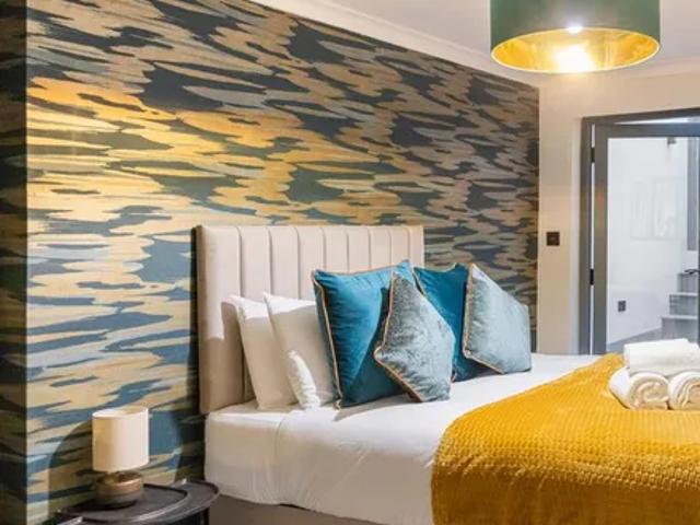 Laoma, 135 King's Cross Road, London, WC1X 9BJ, United Kingdom | 3 bed apartment for rent #135670701 | Rentberry