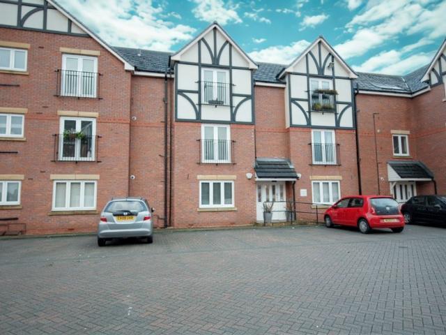 Laburnum Court, Wistaston CW2, 2 bed flat to rent, £850 pcm | PrimeLocation