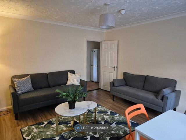 Laburnum Close, Cambridge CB4, 6 bed semi detached house to rent, £3,750 pcm | PrimeLocation