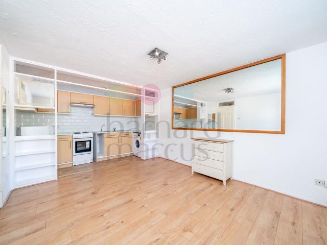 Laburnum Close, Poplar Grove, New Southgate N11, Studio to rent, £1,200 pcm | PrimeLocation