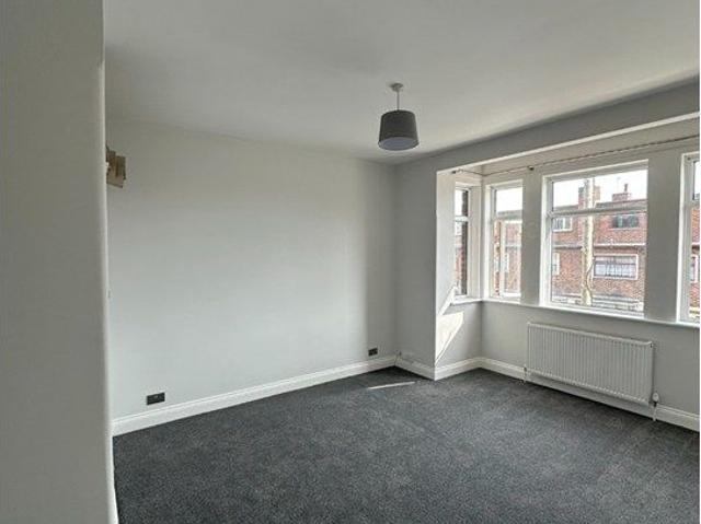 Laburnum Grove, Portsmouth PO2, 2 bed maisonette to rent, £1,200 pcm | PrimeLocation