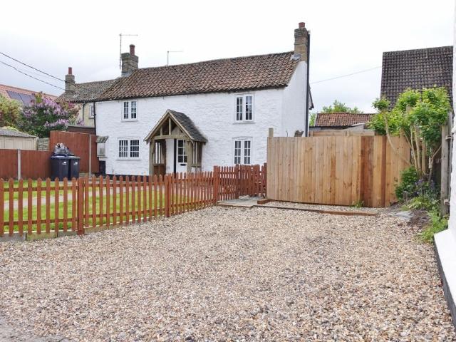 Laburnum Lane, Burwell CB25, 2 bed cottage to rent, £1,325 pcm | PrimeLocation