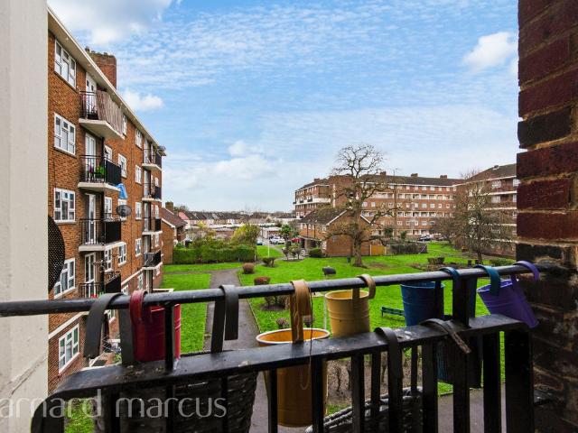 Laburnum Road, Mitcham CR4, 2 bed flat to rent, £1,600 pcm | PrimeLocation
