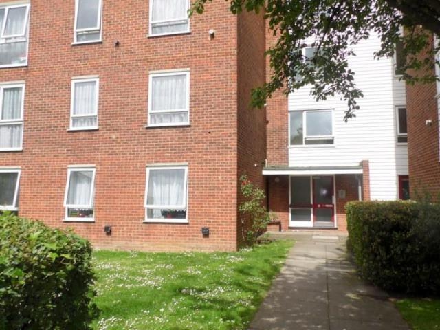Laburnham Court, Robin Hood Lane, Sutton, Surrey SM1, 2 bed flat to rent, £1,450 pcm | PrimeLocation